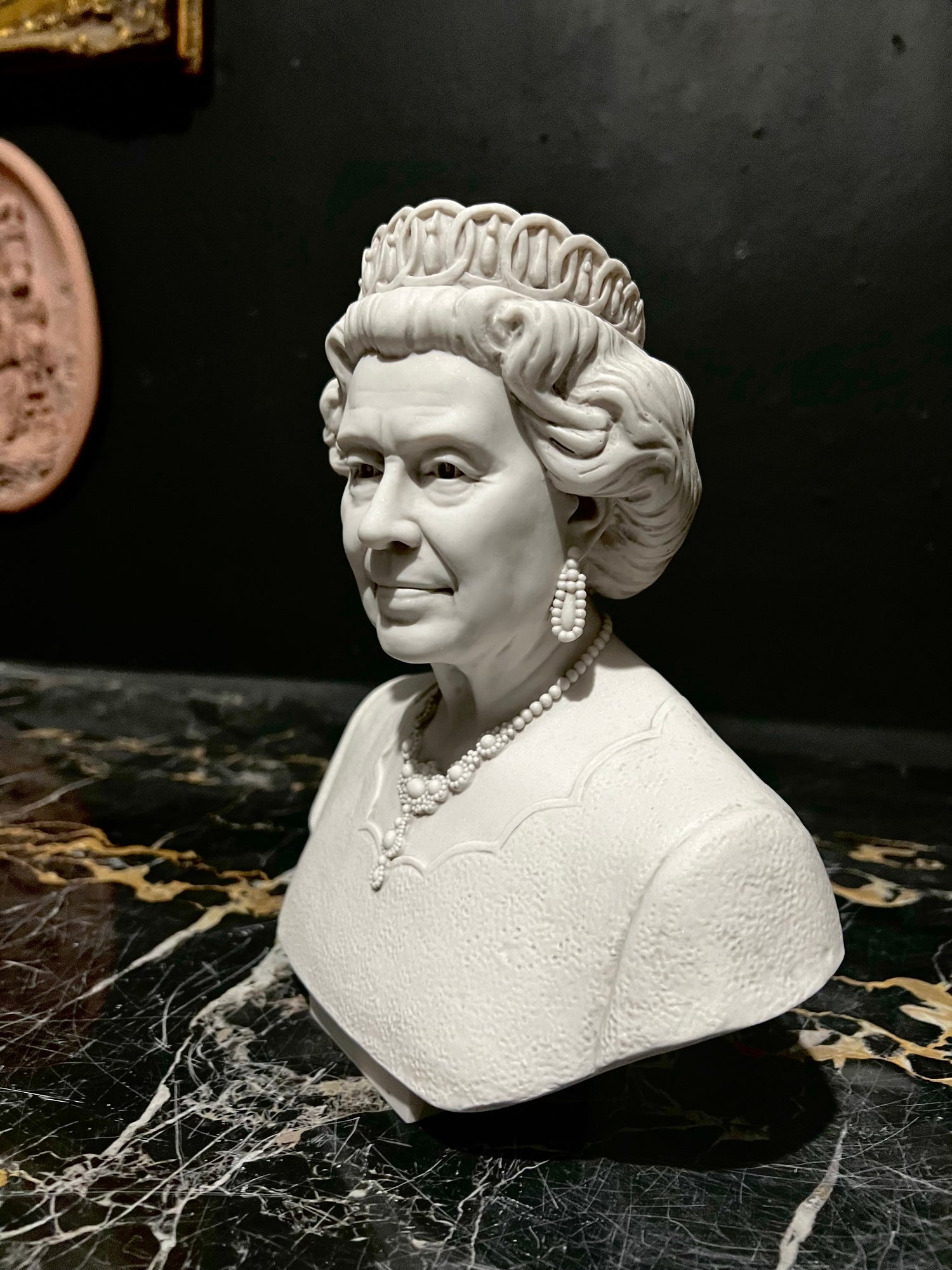 Queen Elizebeth ll – Sculptured Arts Studio