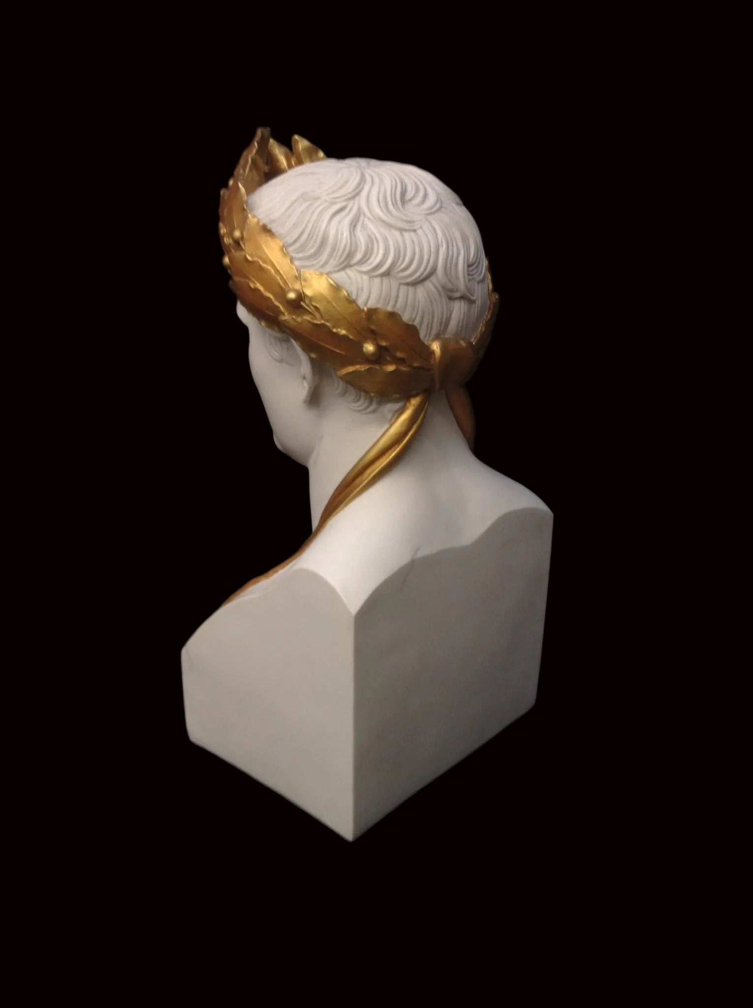 Napoleon As Caesar White With Antique Gilt Wreath. – Sculptured Arts Studio